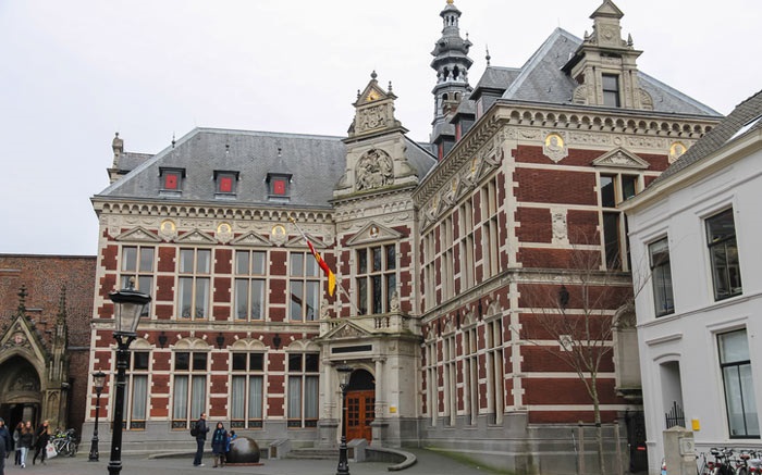 What It's Like to Study at the Best Universities for Veterinary Science ...